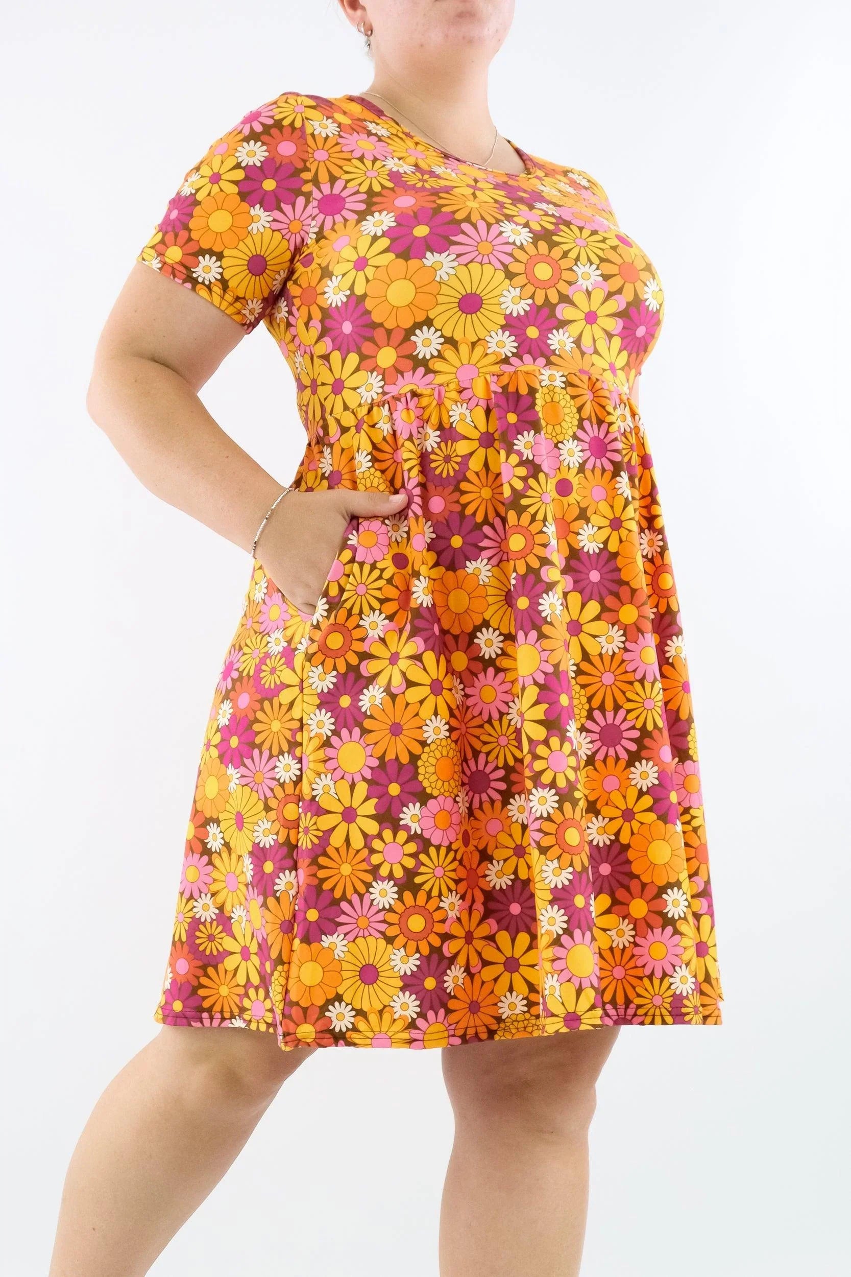 Posy Pop - Short Sleeve Skater Dress - Knee Length - Side Pockets – Pawlie